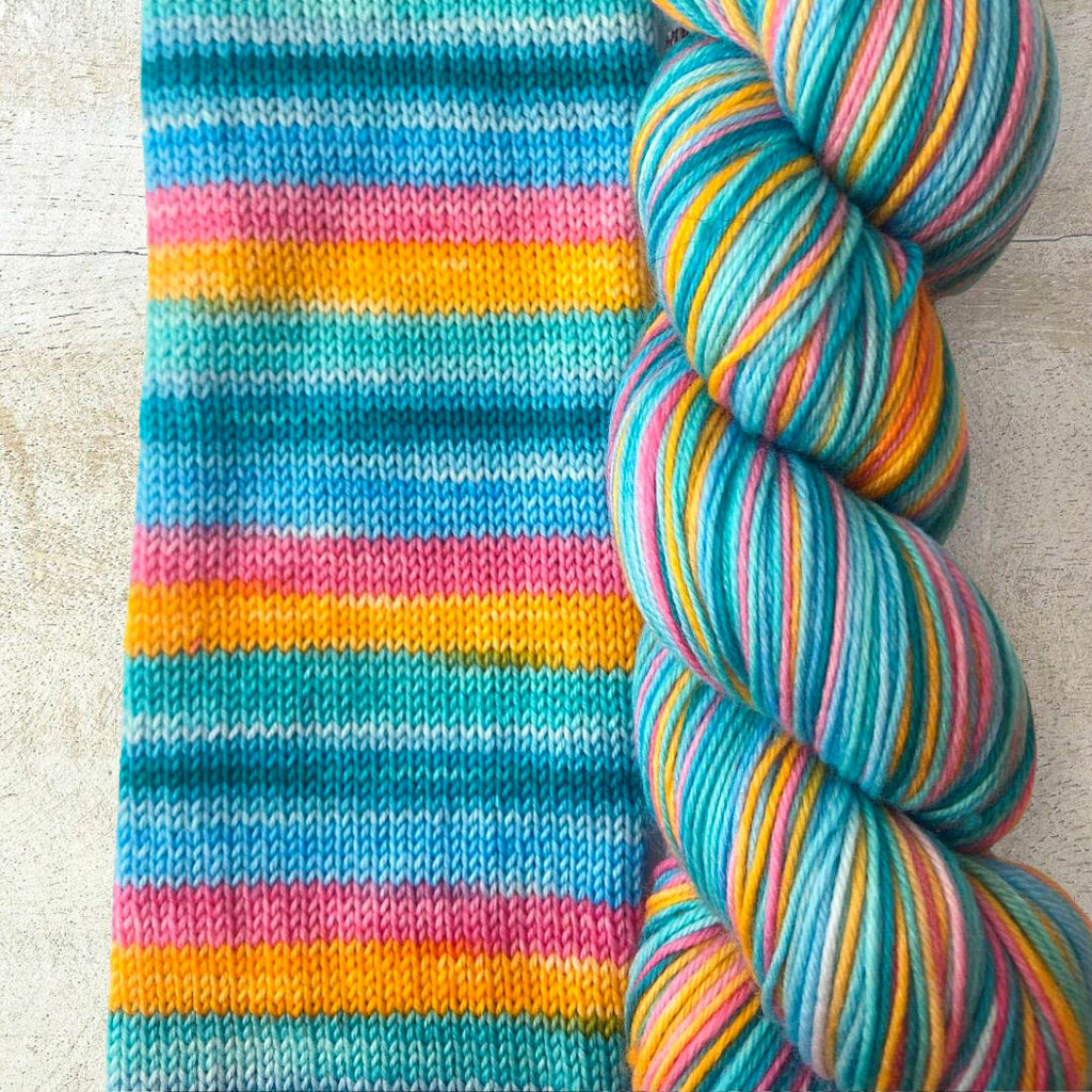 Self-Striping Sock Yarn - BIS-SOCK BEACH DAY – Les Laines Biscotte Yarns