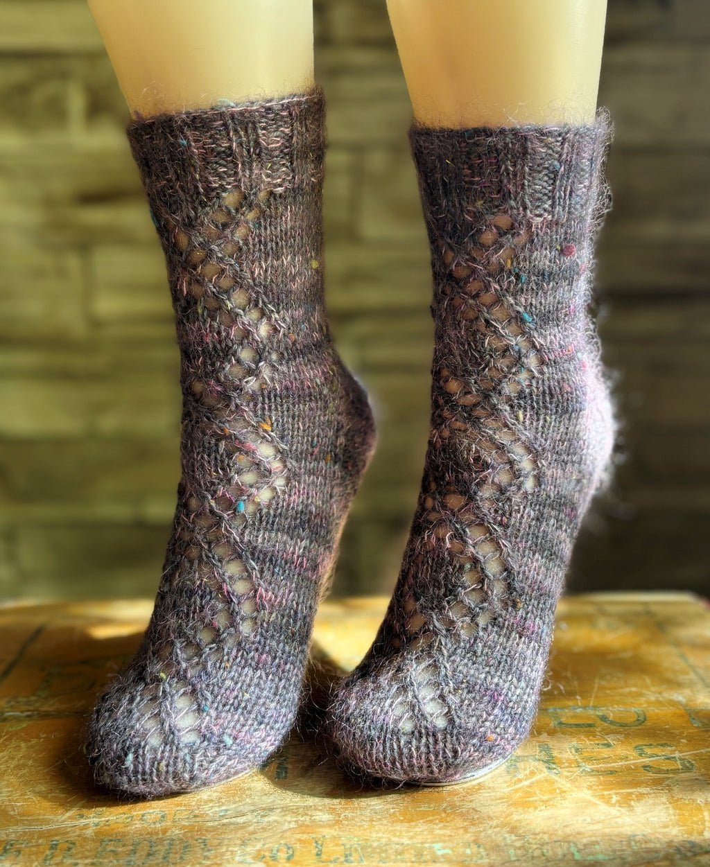 Cozy Lace Socks | Knitting pattern and Optional kit – Les Laines ...