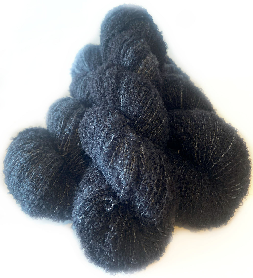 hand-dyed boucle yarn PETITE BOUCLEE MOUTON NOIR – Les Laines Biscotte ...