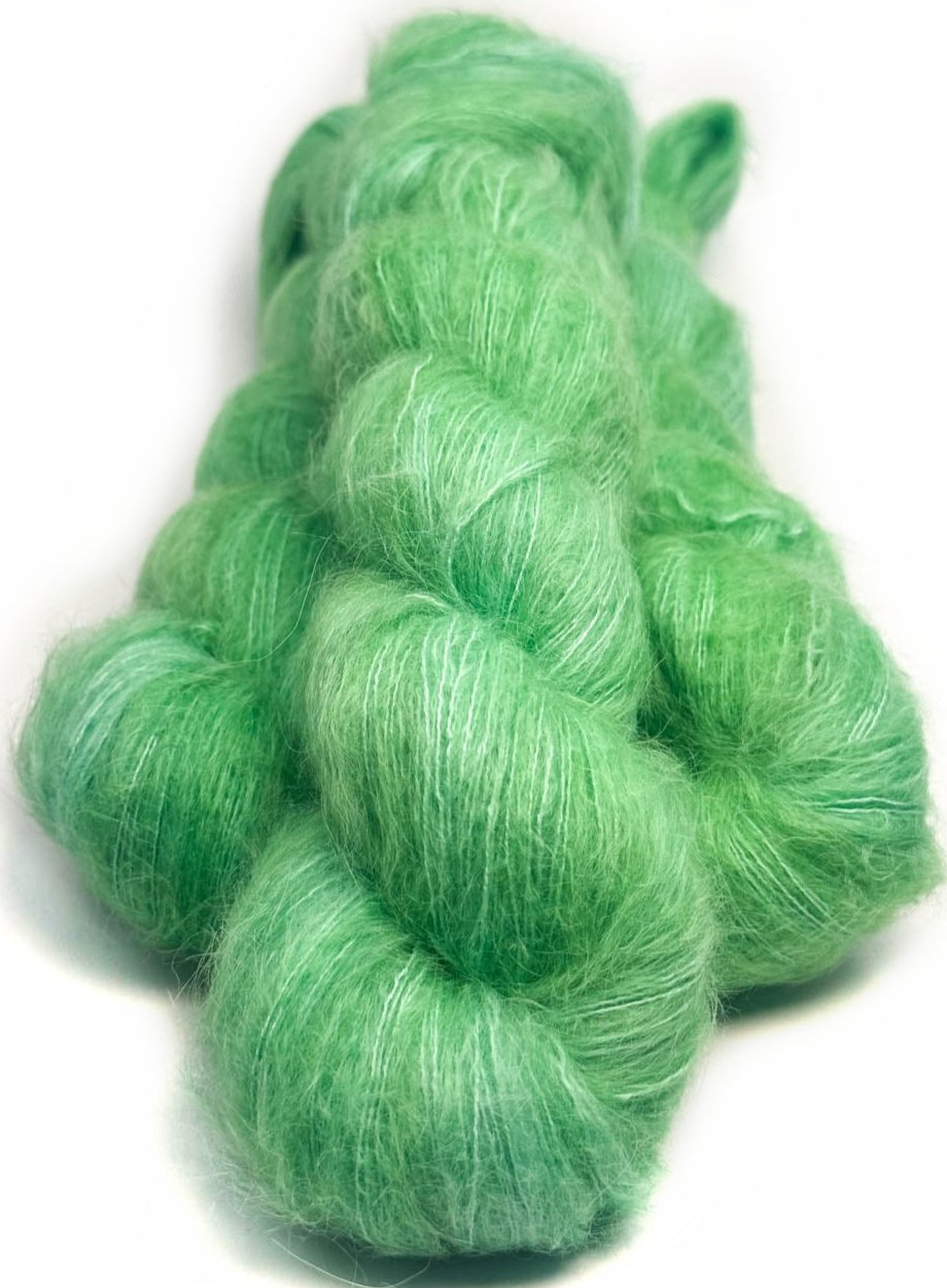 Hand-dyed PETITE SURI PAPILLON LUNE yarn – Les Laines Biscotte Yarns