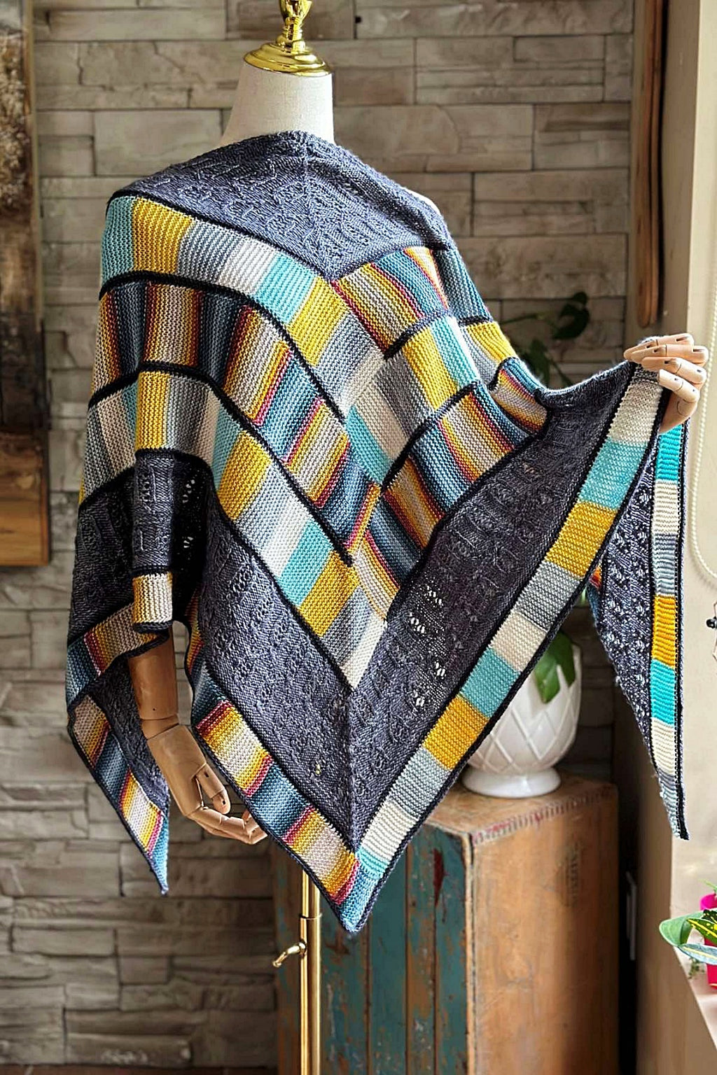 Cabin On Fire Shawl | Knitting Pattern and Optional Kit – Les Laines ...