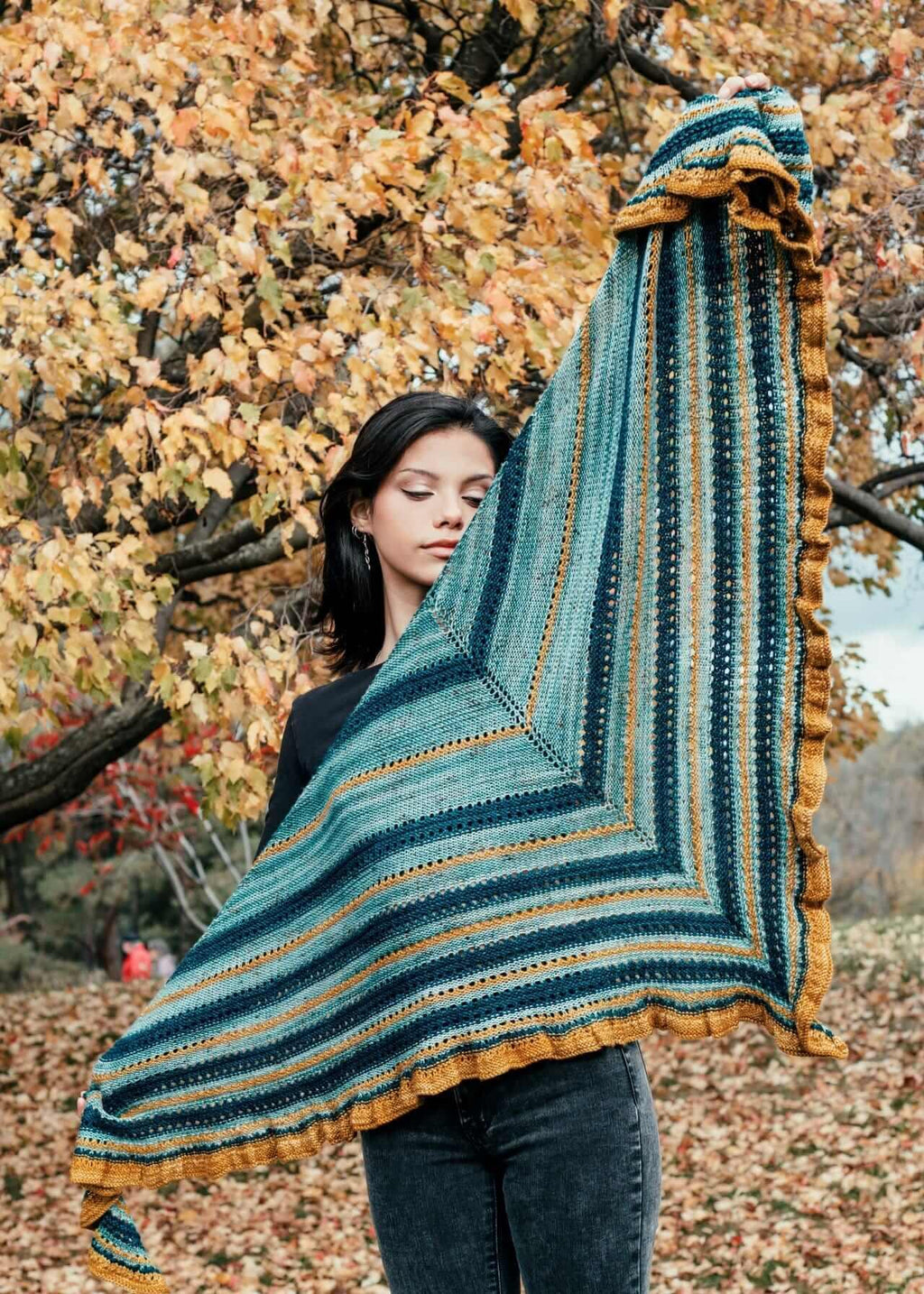 Copper Raffle - Shawl Pattern – Les Laines Biscotte Yarns