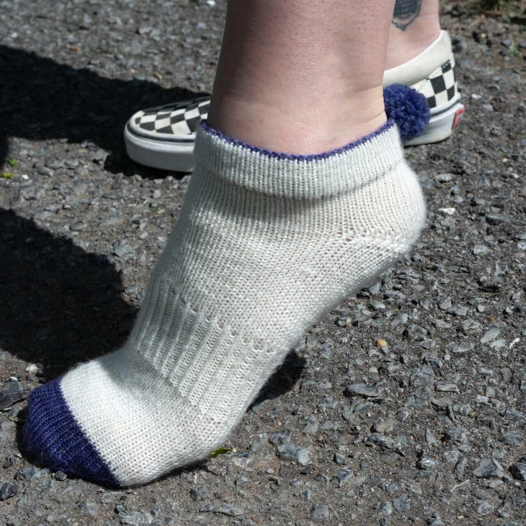 Chaussettes Sporty Pom Pom | Patron de tricot et kits de tricot – Les ...